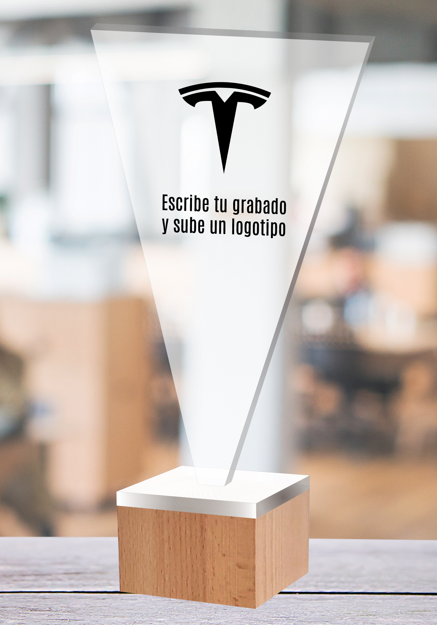 Trofeo triangulo con taco de madera